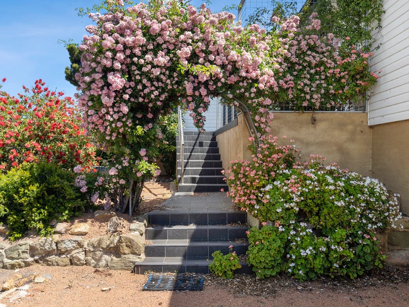 11 Fifield Lane, Yass, NSW 2582 - realestate.com.au