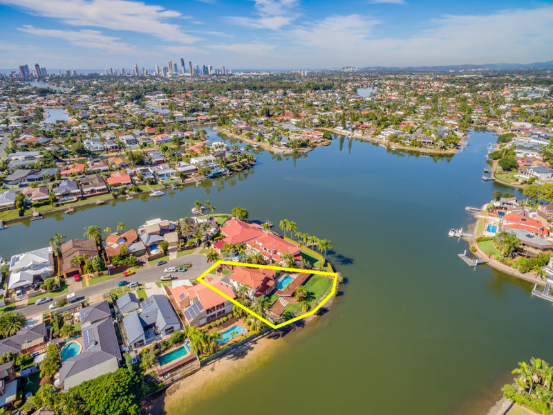 9 Angus Court, Benowa Waters, Qld 4217 - Property Details